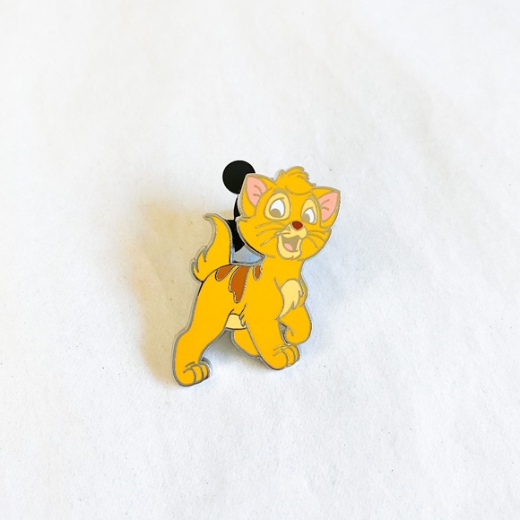 Disney | Accessories | Disney Cats Oliver Pin | Poshmark